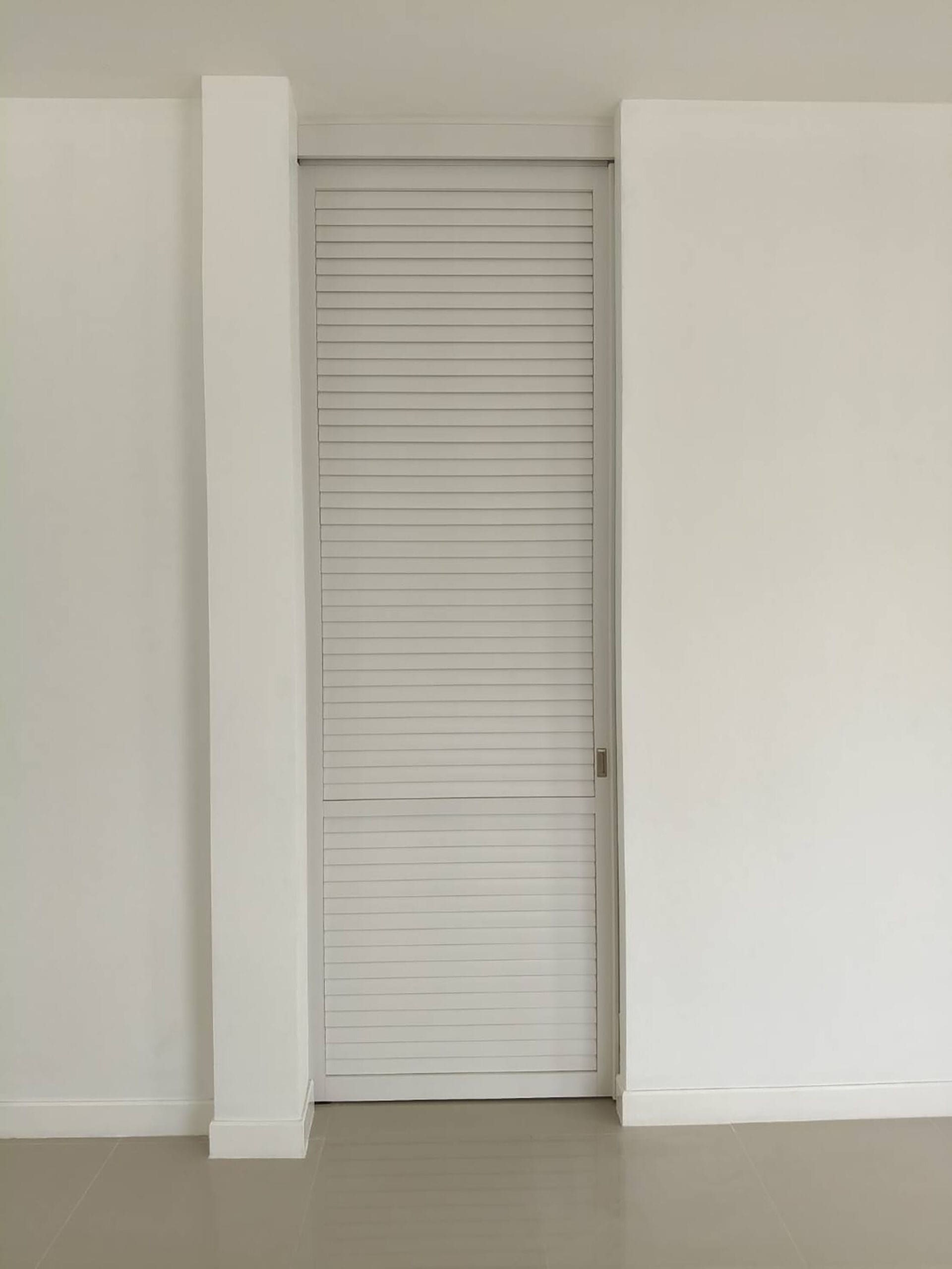 Sliding shutters: Single panel sliding - Sunleaf Shutters